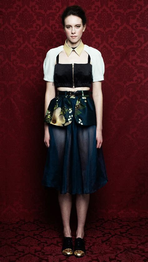 Eleven Objects Dazed