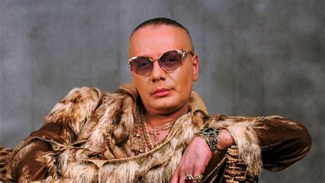 Video „ვერ შეგირიგდები ჩემო გიჟო“ გია სურამელაშვილი ყოფილს მიმართავს