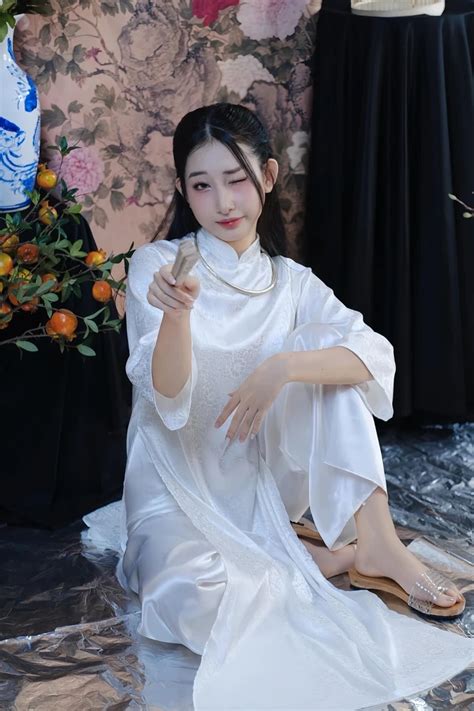 Bộ sưu tập ảnh anh gái xinh khoe hàng gây sốt cộng đồng mạng