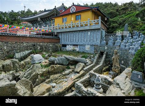 Busan South Korea May 27 2023 Haedong Yonggungsa Temple Is One Of