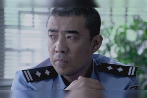 各个击破：黑老大急忙跑回公司销毁了公司内的资料，出了什么事