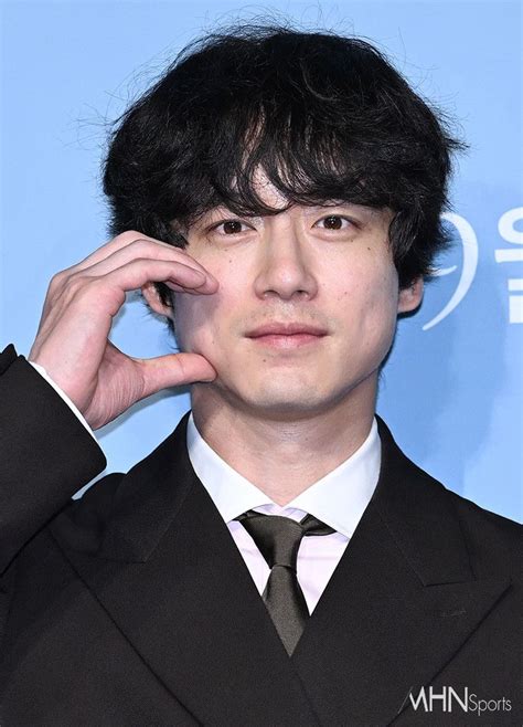 日 사카구치 켄타로 비연예인과 동거설 불륜 나가노 메이와 양다리도 Zum 뉴스