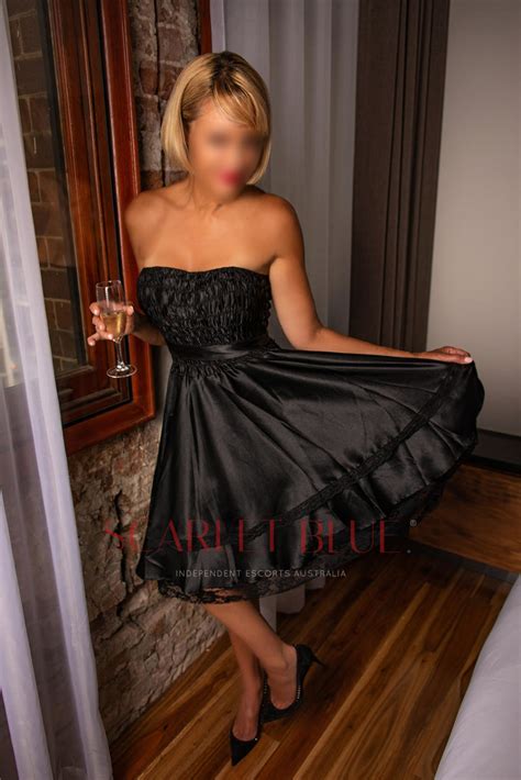 Serena Woods Independent Private Escort Scarlet Blue