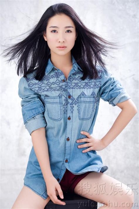 陶昕然最新时尚写真曝光 牛仔风情彰显成熟大气