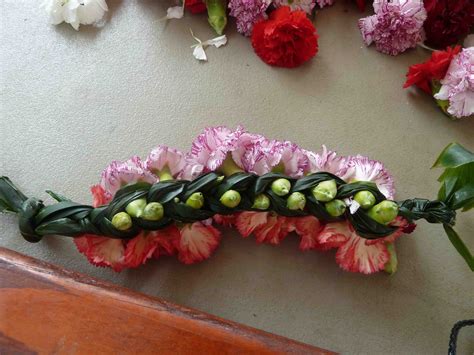Make52 Week 16 Lei Making Haku Style