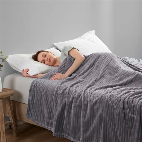 Nestl Cut Plush Fleece Throw Blanket Lightweight Super Soft Fuzzy Lu