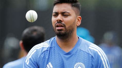 Revealed Why Are India Releasing Shubman Gill And Avesh Khan From
