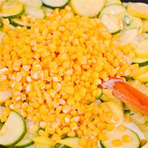 Mexican Zucchini And Yellow Squash Skillet Beyer Eats And Drinks