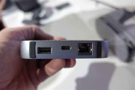 Netgear And Telstra Launch Gigabit Mobile Data Nighthawk M Mobile Router