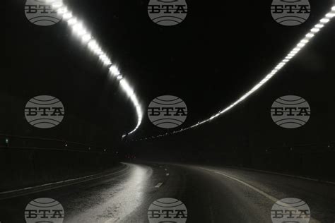 От 12 00 часа заради неотложен ремонт се ограничава движението в трикилометров участък на