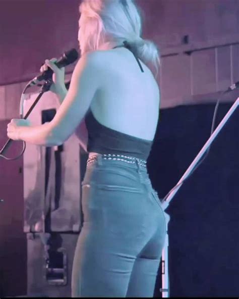 Emily Kinney Scrolller