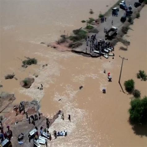 Nigeria Is Experiencing The Worst Flooding In Decades 300 Dead Dw
