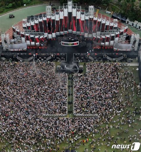 무더위 속 열리는 워터밤 2023 네이트 뉴스