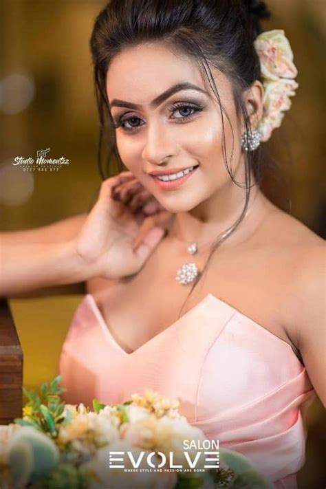 Follow Us In Instagram Sri Lankan Model Tube
