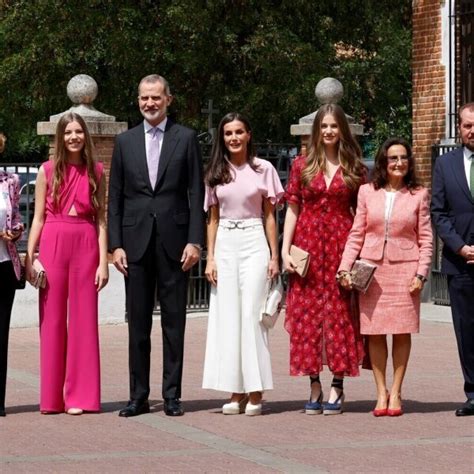 Los Reyes Felipe Y Letizia Leonor Y Sofía La Reina Sofía Jesús Ortiz