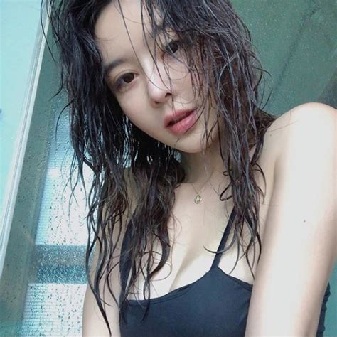 台大五姬資工彌微濕性感照蹦出雪乳 自認整容了！ 娛樂 Nownews今日新聞