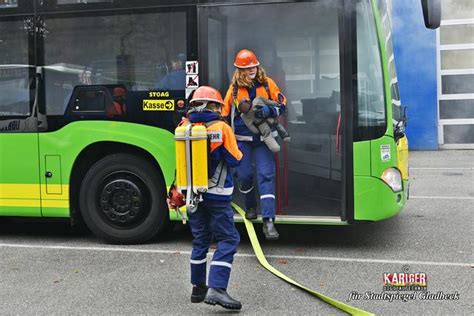 Fotostrecke Brand Im Bus Jugend Feuerwehr Übung Macht Den Meister