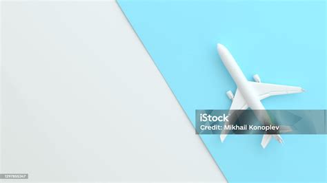 파란색 활주로의 흰색 비행기 맨 위 보기 및 흰색 배경입니다 최소한의 아이디어 개념 항공기 여행 개념 파스텔 색상의 기하학적 모양을 비웁니다 3d 렌더링 비행기에 대한 스톡