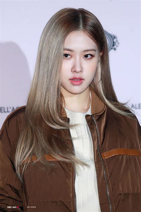 Roseanne Park คนดัง