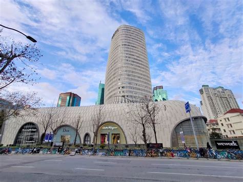 【9图】何鸿燊先生杰作 Lv尚嘉中心200平 精装带家具 年底特惠！上海长宁仙霞尚嘉中心办公写字楼出租 上海58同城
