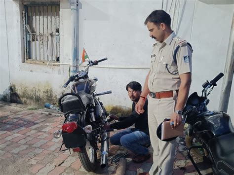 Loud Vehicles Stopped Silencer Removed From 4 Bullets Challan Of Rs