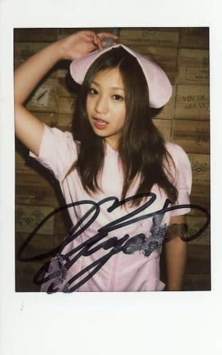 駿河屋 佐山彩香直筆サイン入り生チェキ（女性生写真）