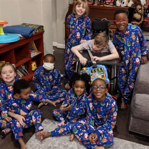 Couple Adopts Five Siblings Who Had Been Separated In The Foster Care System