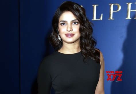 Priyanka Chopra Recreates Desi Girl Moment Social News Xyz
