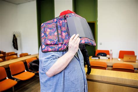Prozess In M Nchen Vater Bestreitet Jahrelangen Missbrauch Der Eigenen Tochter