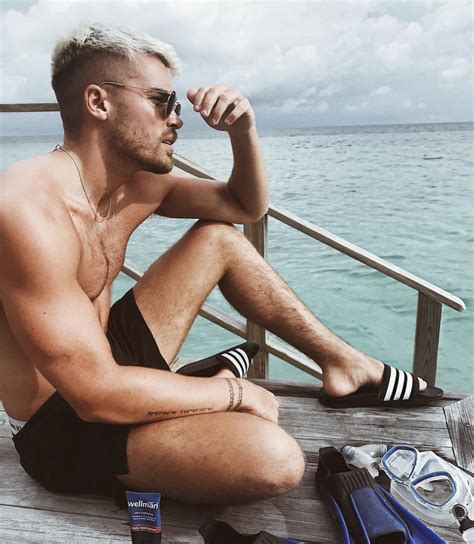 Josh Cuthberts Feet