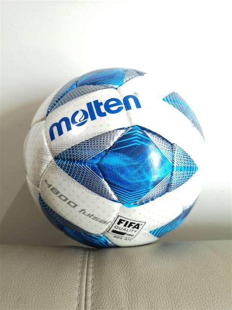 Lelong TerMurah Original Free Gift Molten Futsal Ball F9A4800 New
