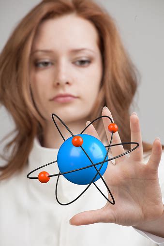 여자 과학자 및 원자 모델 연구 컨셉입니다 Stem 주제에 대한 스톡 사진 및 기타 이미지 Stem 주제 과학 과학자