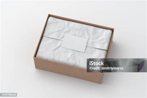 선물 상자 모형 포장지에 빈 라벨이나 명함이있는 골판지 선물 상자 흰색 배경 측면보기 0명에 대한 스톡 사진 및 기타 이미지 Istock
