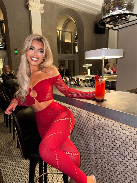 Cesca Two Piece Red Sorelleuk