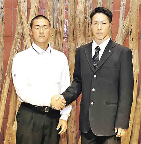 23秋の高校野球四国大会＝大手前高松、池田（徳島2位）×明徳義塾（高知3位）の勝者 組み合わせ決定、28日開幕 健闘を誓い合う香川3位