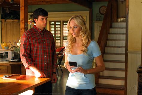 Smallville Tv Series Episode Lara Dc Database Fandom Powered By Wikia