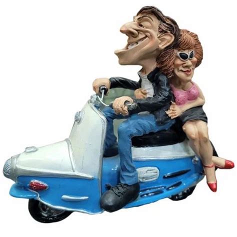 Polyresin Love Couple Statue At Rs 450piece Polyresin Figure In