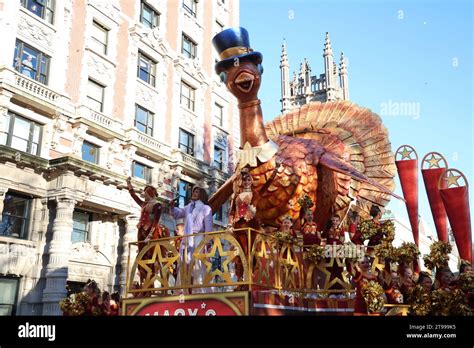 Ushering In Thanksgiving Again As The Lead Float Macys Tom Turkey