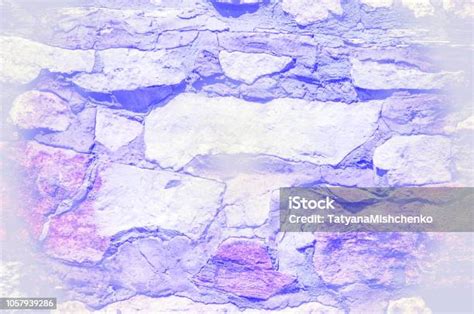 텍스처 배경 패턴입니다 화강암 돌입니다 회색 화강암의 텍스처입니다 고르지 못한 돌의 외부 벽입니다 흰색과 옅은 붉은 돌 돌 질감은 거친과 녹슨 0명에 대한 스톡 사진 및