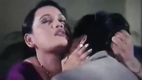 Bangla Masala 17 Bangladeshi Kissing Porn Xhamster