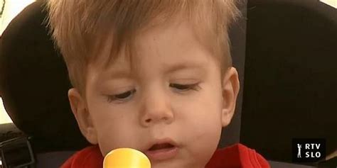 Deček Kris Napreduje Zdravnik Upa Da Bo Lahko Hodil Rtv Slo