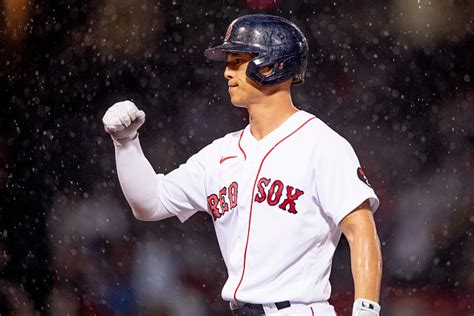 Red Sox Rob Refsnyder Avoid Arbitration By Agreeing To 12 Million