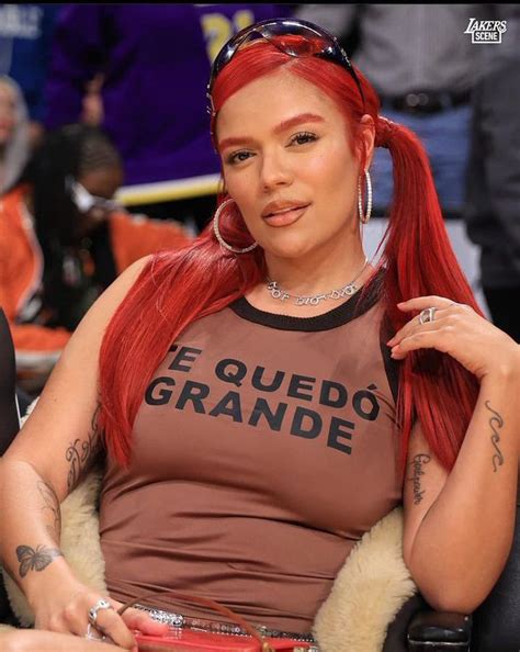 Rubia Castaña Y Turquesa Los Camaleónicos Looks De Karol G A Lo Largo