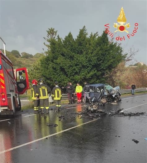 L Incidente Mortale Sulla 106 Forse Un Sorpasso All Origine Del