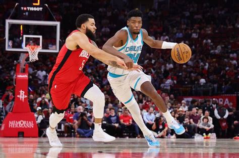 Nba》開幕戰只打11分鐘就受傷 黃蜂新星至少缺陣一週 自由體育