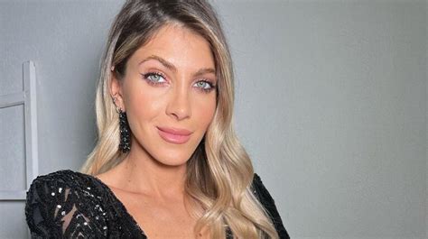 Cande Ruggeri Mostró El Antes Y El Después De Su Embarazo Posó En