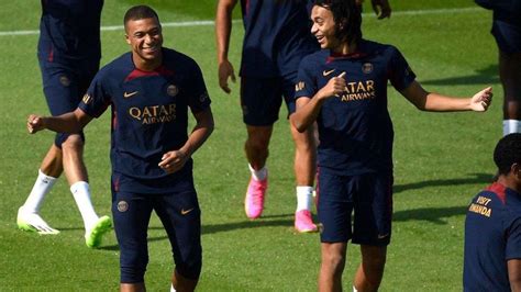 Kylian Mbappé se queda en el PSG La Bandera