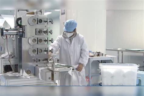 24小时不间断 成都一口罩厂全力生产“kn95”