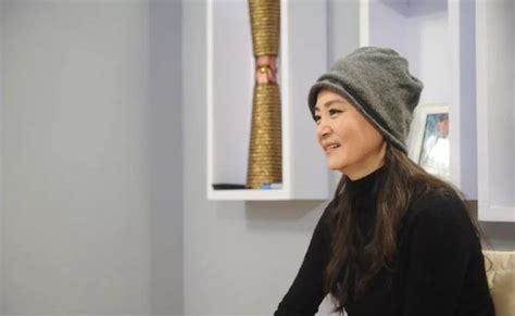 老戲骨劉雪華感情坎坷，被渣男拋棄流產致不孕，現任丈夫墜樓身亡 每日頭條