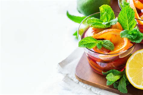 감귤 류의 과일 여름 신선한 레모네이드 주입 된 물 해독 음료 칵테일 0명에 대한 스톡 사진 및 기타 이미지 0명 감귤류 과일 건강관리와 의술 Istock